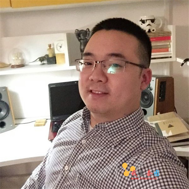 N144-90P+6V-阳光憨厚纯朴诚实都市白领大哥男生日常生活套图_【我要套图网】