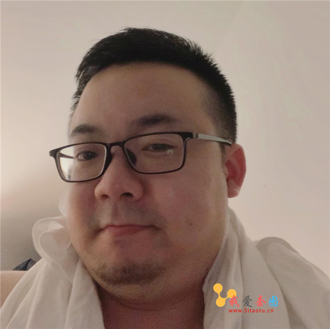 N144-90P+6V-阳光憨厚纯朴诚实都市白领大哥男生日常生活套图_【我要套图网】