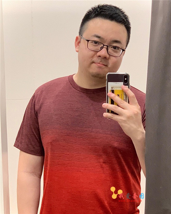 N144-90P+6V-阳光憨厚纯朴诚实都市白领大哥男生日常生活套图_【我要套图网】